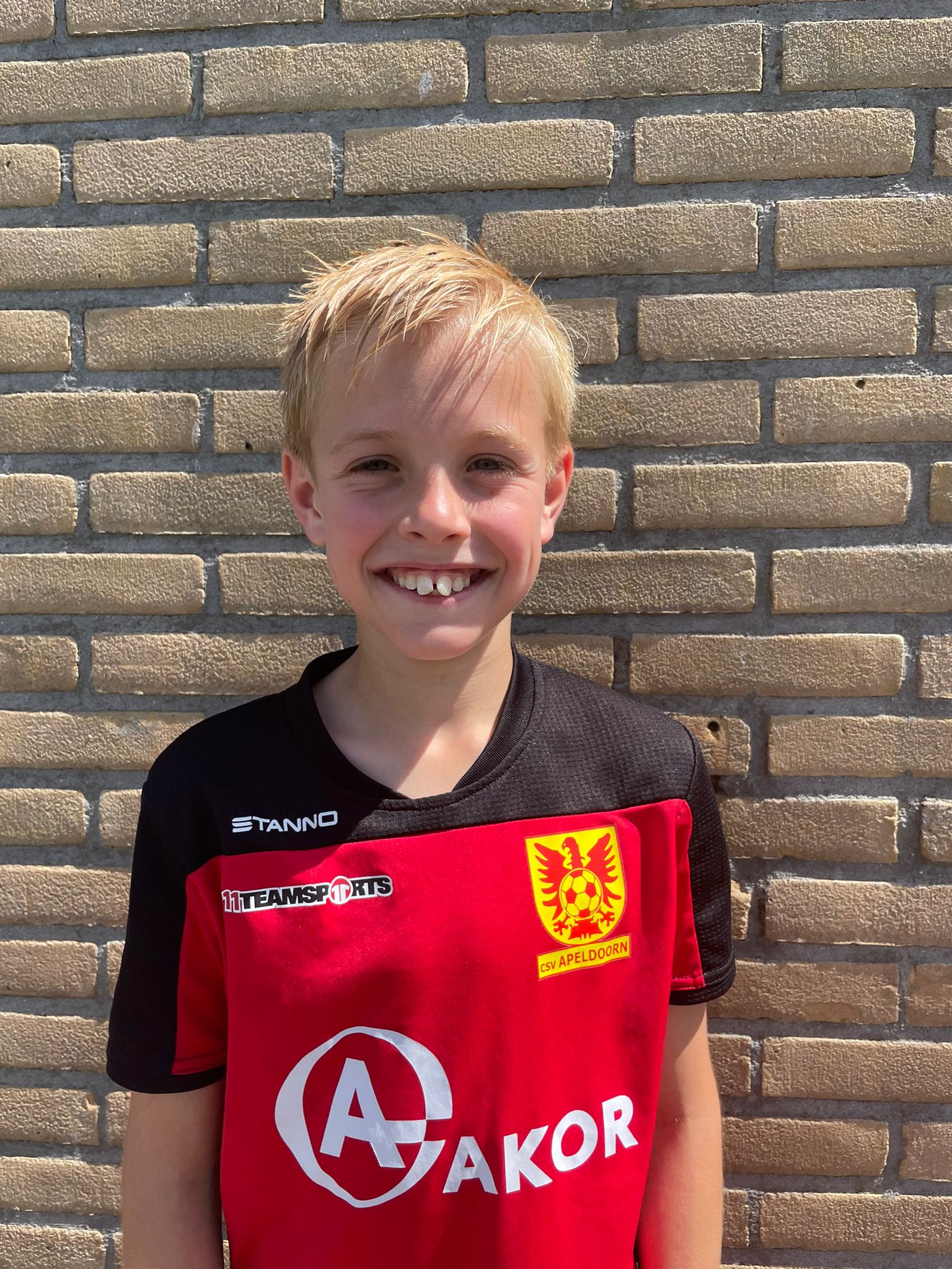 Finn Damming naar jeugdopleiding Vitesse | csv Apeldoorn